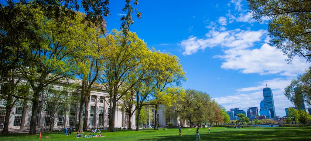 Move your career—and the world—forward at MIT. - SCM